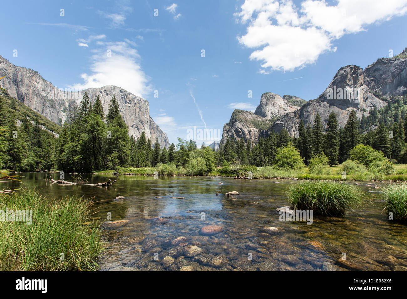 Merced River in Yosemite Valley, Yosemite National Park, California ...