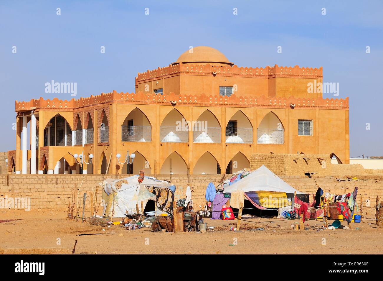 Nomad tent in front of a villa, Atar, Adrar Province, Mauritania Stock ...