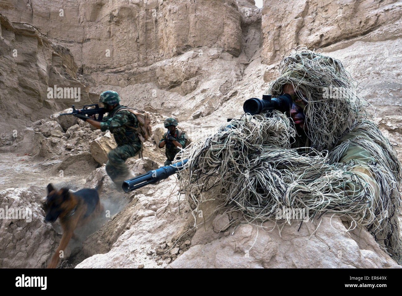 Kashi. 27th May, 2015. Frontier soldiers take part in a combat drill in ...