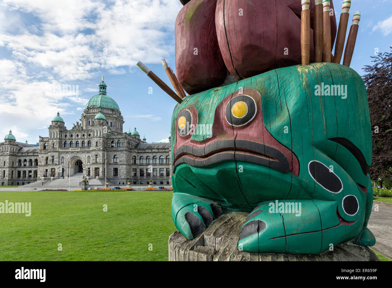 Victoria british columbia totem hi-res stock photography and images - Alamy