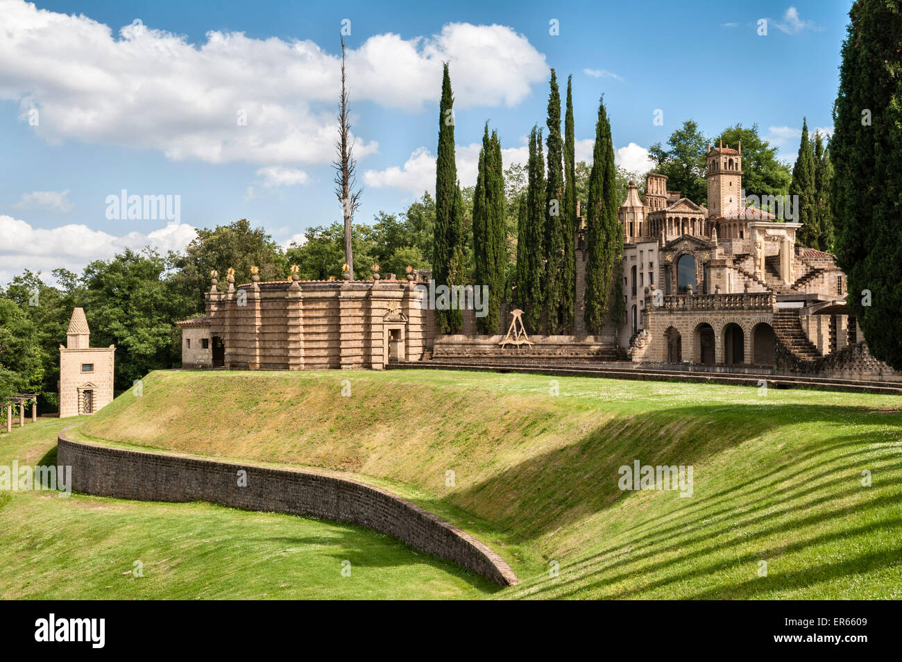 The eccentric architectural folly garden of La Scarzuola, Umbria, Italy ...
