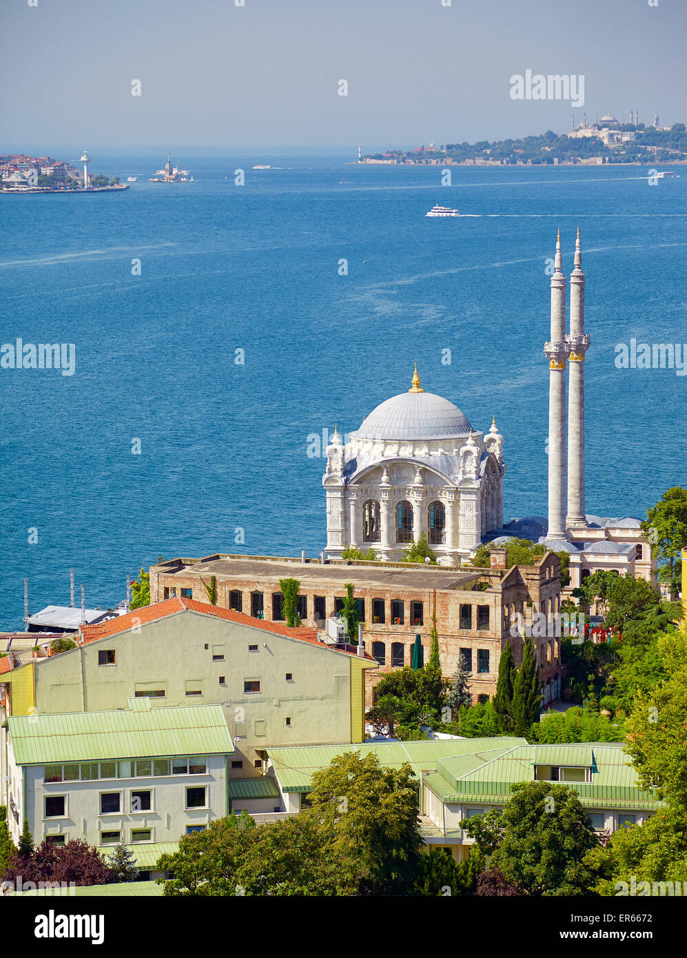 The view of Ortakoy Mosque (Grand Imperial Mosque of Sultan Abdulmecid ...