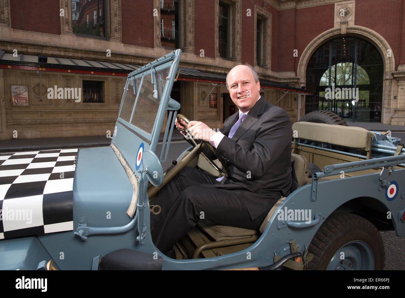 Randolph Churchill photographed outside the Royal Albert Hall, great ...