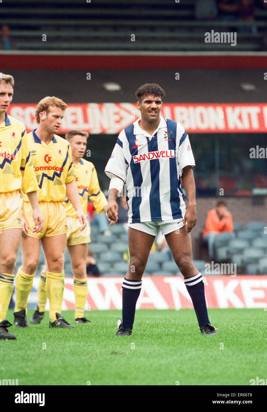 Don Goodman of West Bromwich Albion in action against Chelsea. 10th ...