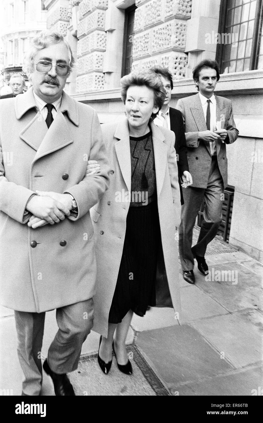 Defendants wives, Brenda Noye and Mrs Reader leave the Old Bailey ...