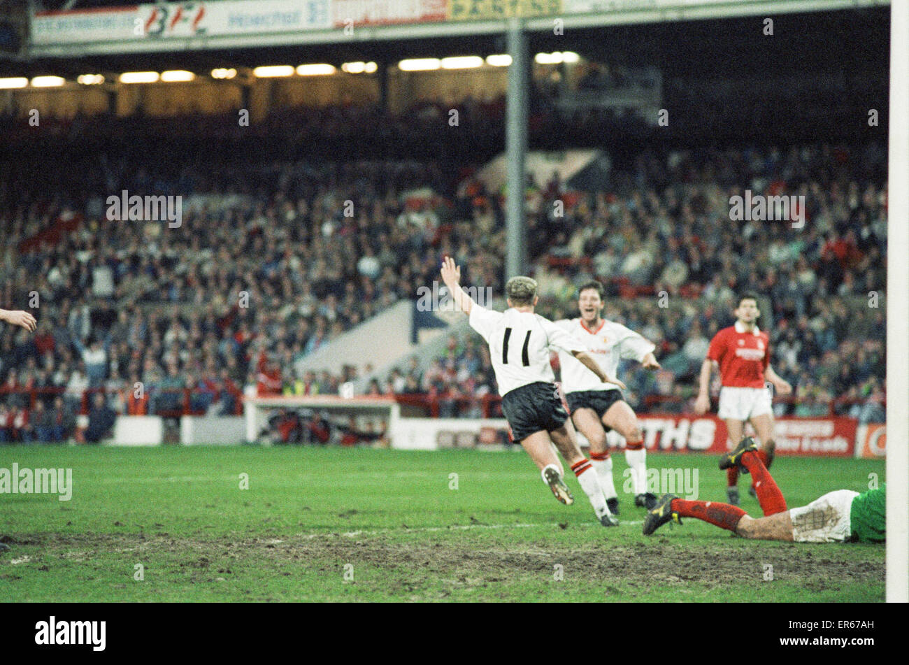 Mark robins forest cup hi-res stock photography and images - Alamy