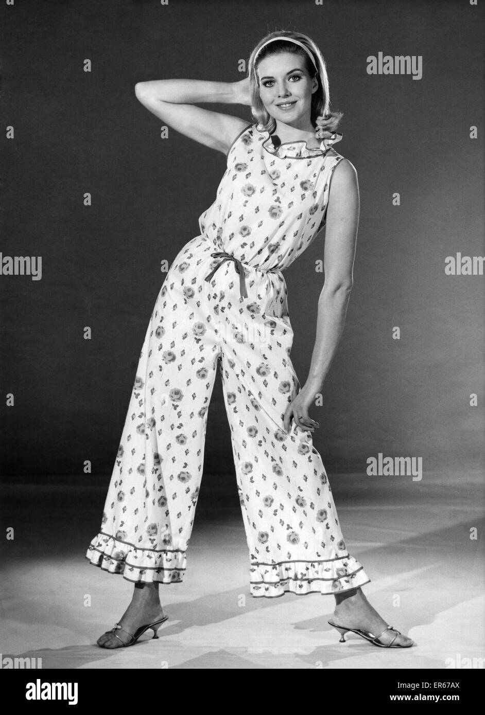 Clothing Fashion 1965: Model Maureen Walker. April 1965 P021545 Stock ...