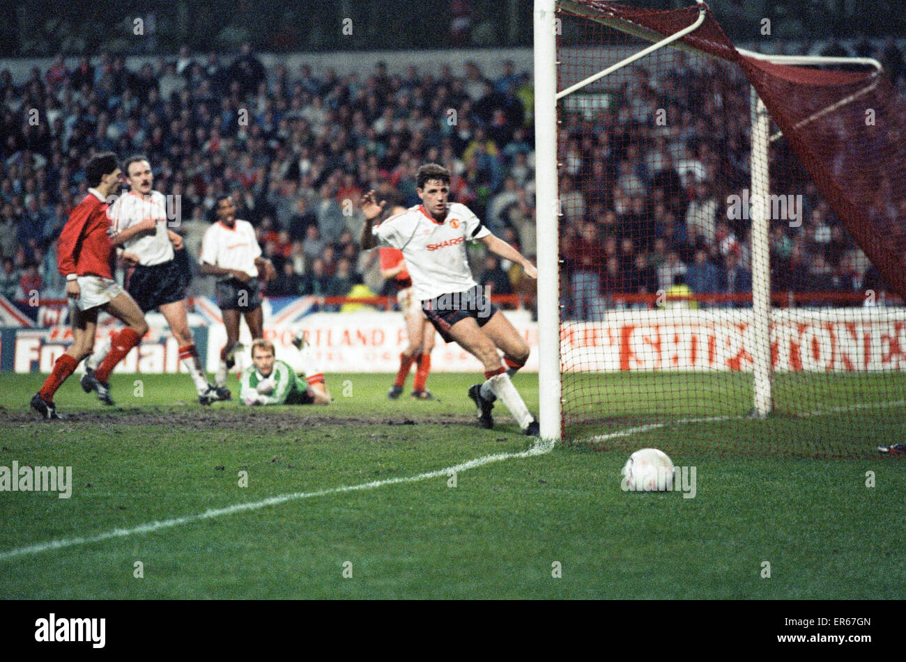 1990 FA Cup Third Round match at The City Ground. Nottingham Forest 0 v ...