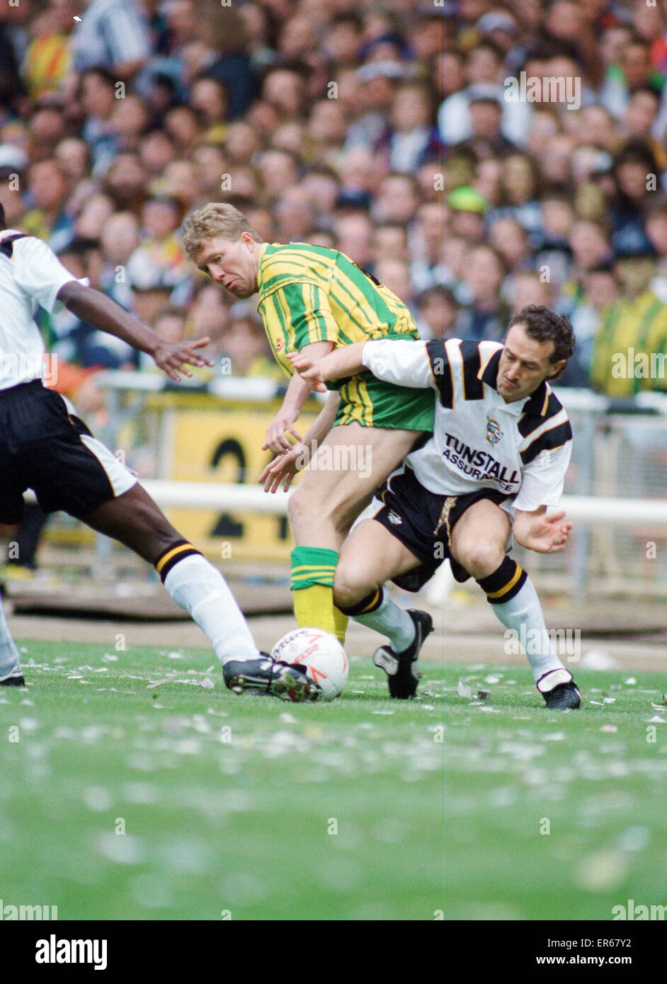 English League Division Two Play Off Final at Wembley Stadium. West ...