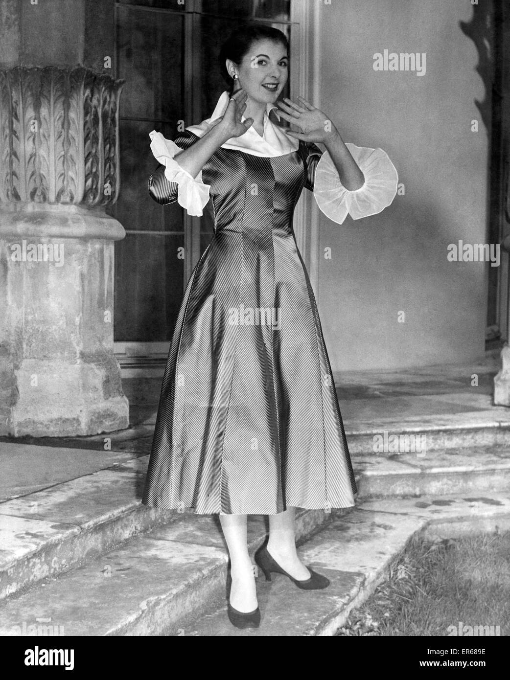 Photo model 1955 hi-res stock photography and images - Alamy