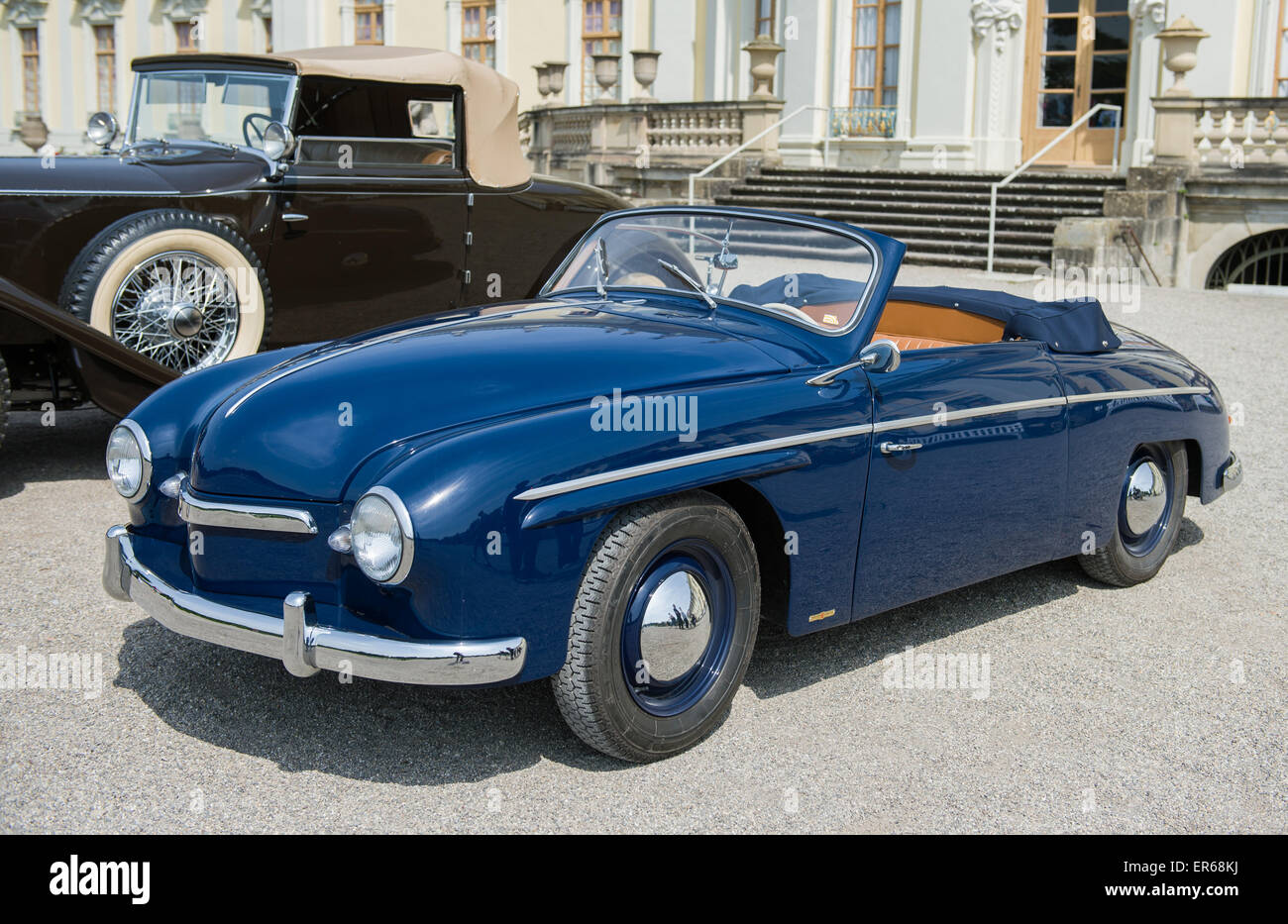 Ludwigsburg, Germany. 28th May, 2015. A VW Rometsch Beeskow (front) and ...