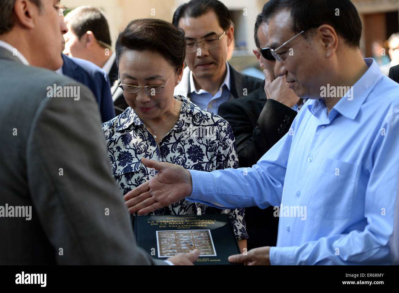 Chinese Prime Minister Li Keqiang and his wife Cheng Hong, private ...