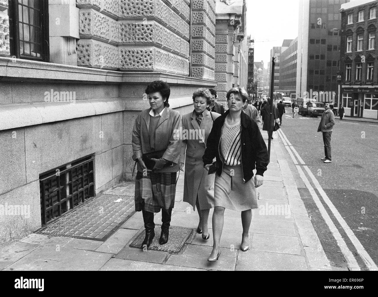 Defendants wives, Brenda Noye and Mrs Reader leave the Old Bailey ...