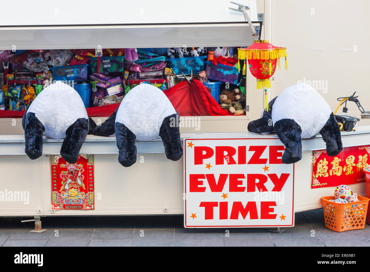 Fairground prize hi-res stock photography and images - Alamy