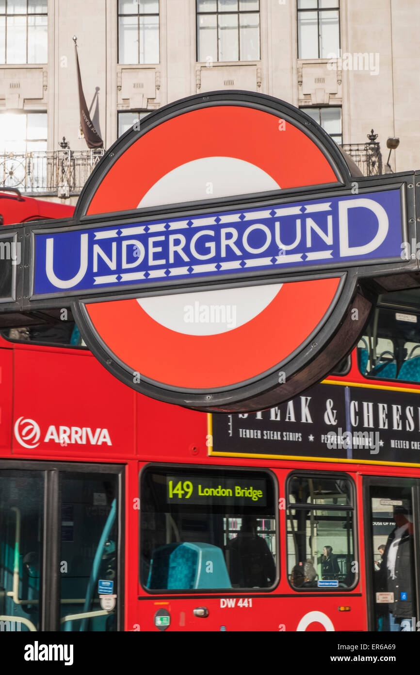 England, London, Underground Sign Stock Photo - Alamy