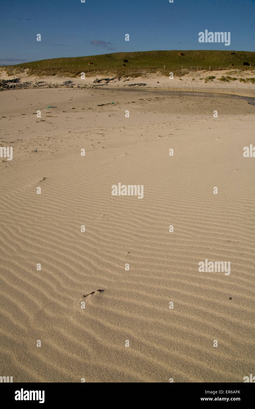 Low tide on Hosta Beach, Hosta, North Uist, Outer Hebrides, Scotland ...