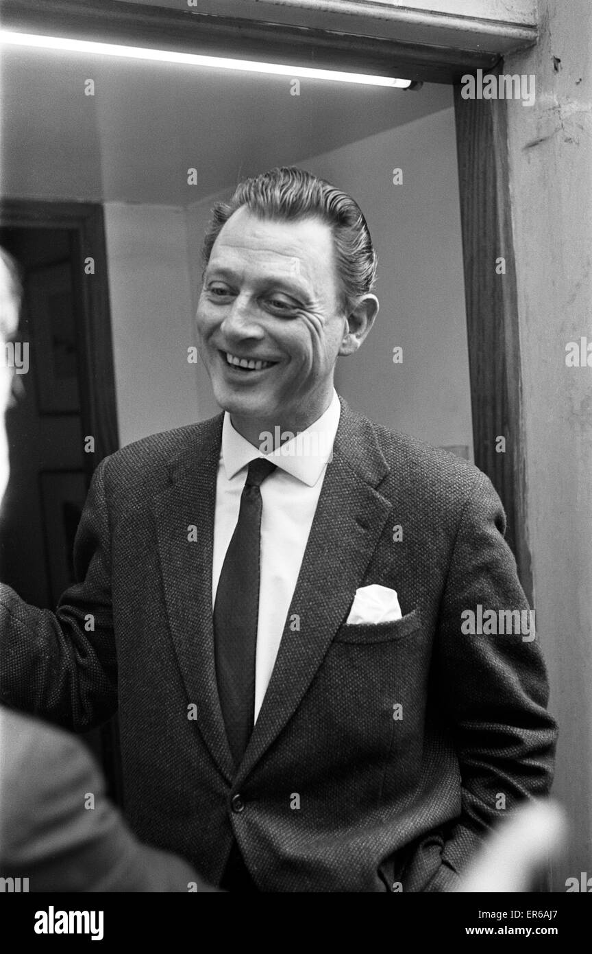 Osteopath dr stephen ward hi-res stock photography and images - Alamy