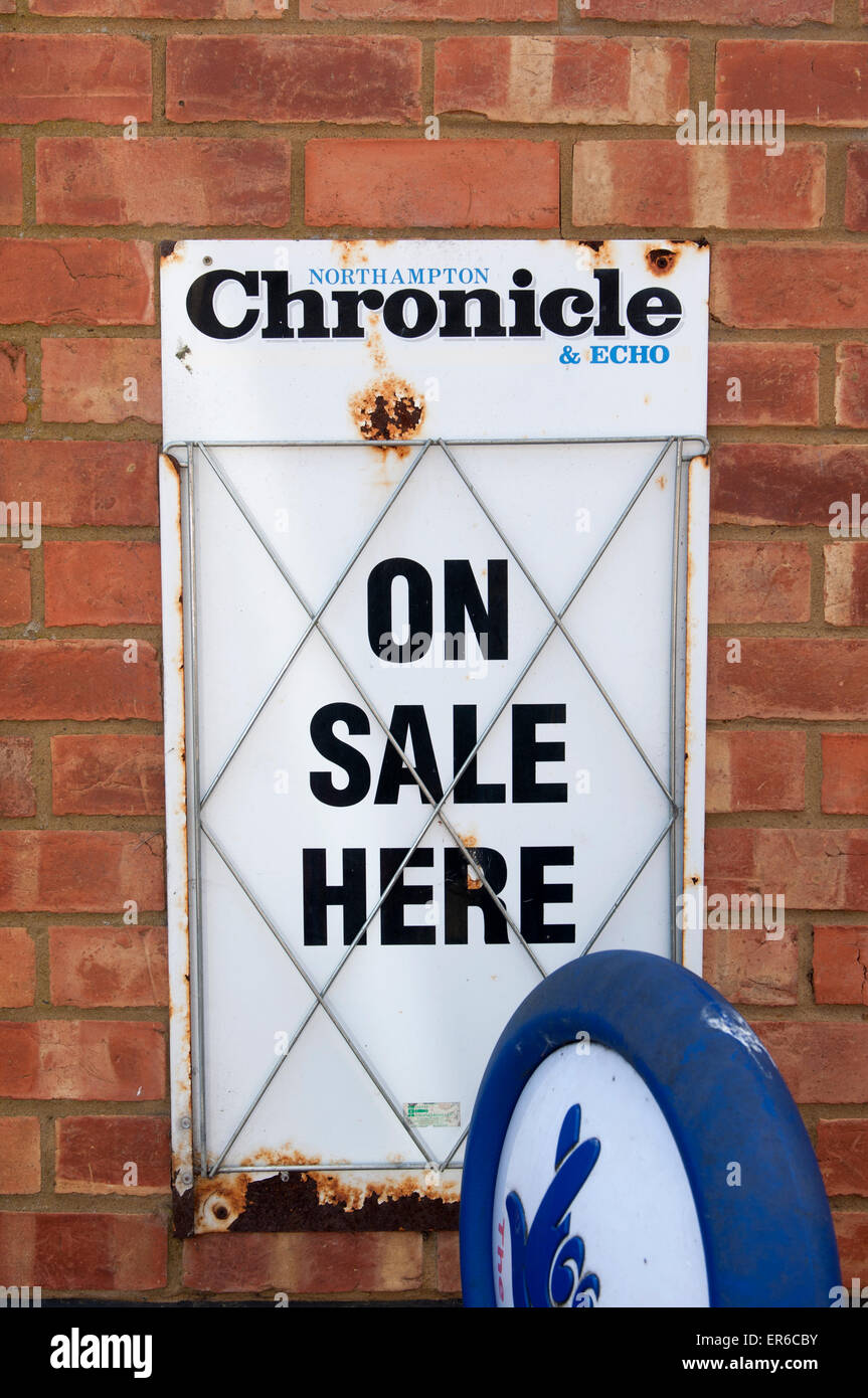 Sign papers hi-res stock photography and images - Alamy