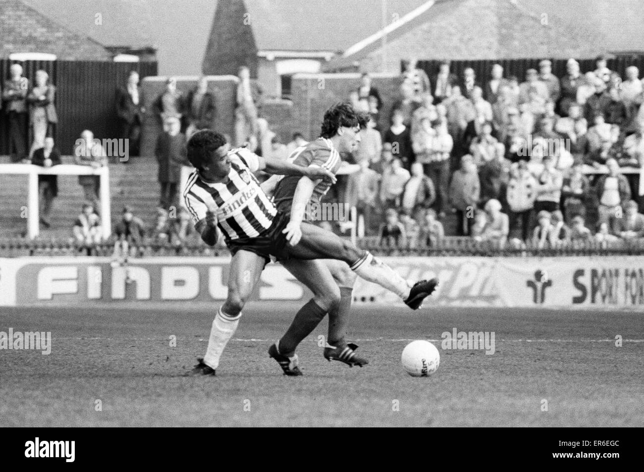 Action ford football Black and White Stock Photos & Images - Alamy