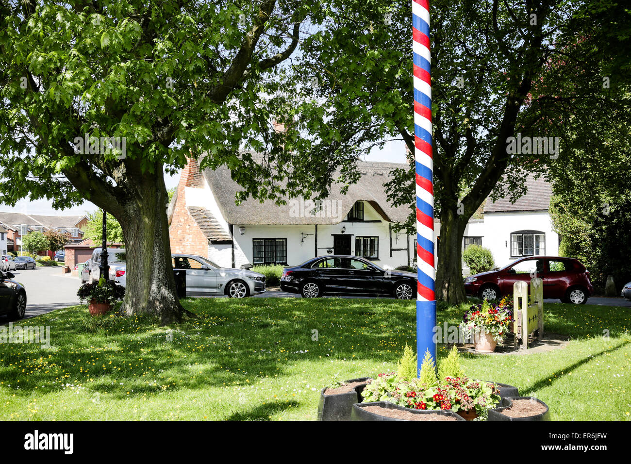 English maypole traditional village hi-res stock photography and images ...