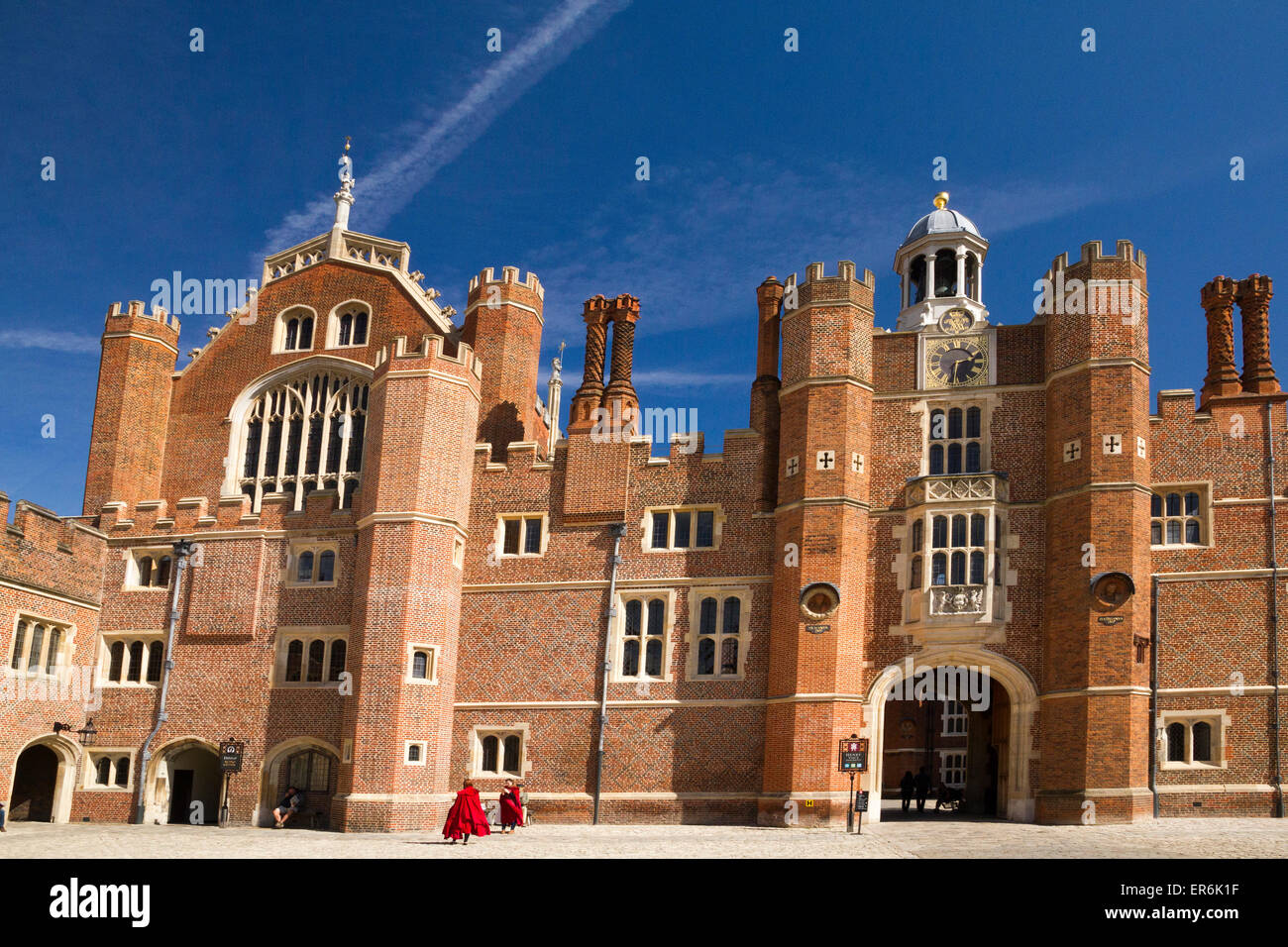 Hampton court palace clock court hi-res stock photography and images ...