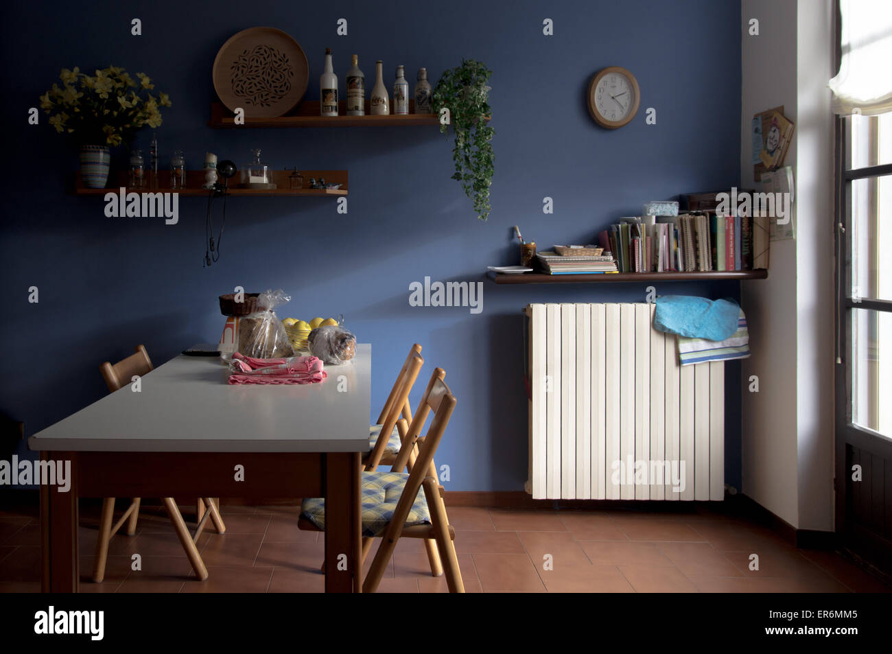 Familiar home hi-res stock photography and images - Alamy
