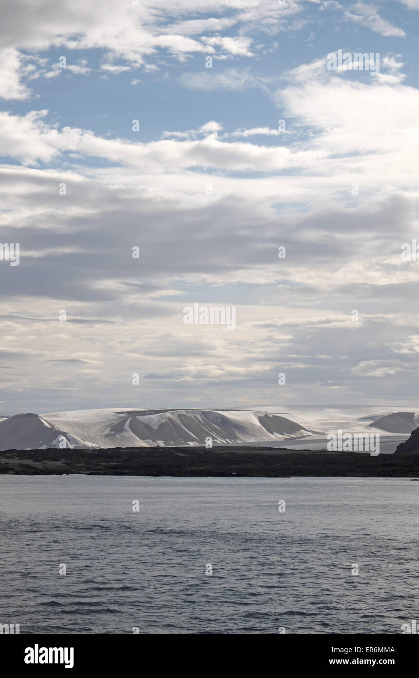 Mountain scenery seen over Hinlopenstretet, north Spitzbergen, Svalbard ...