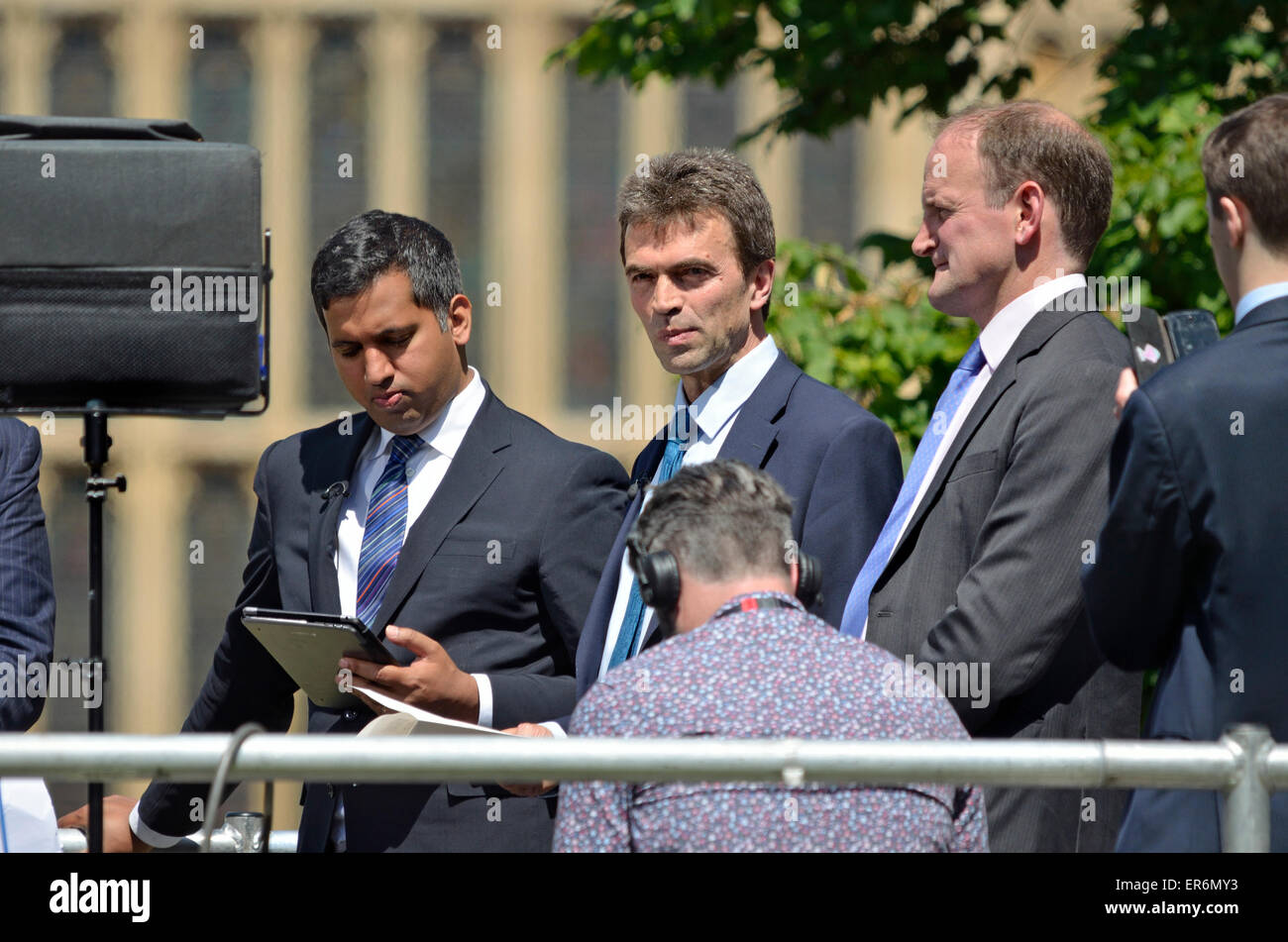 Politicians being interviewed hi-res stock photography and images - Alamy