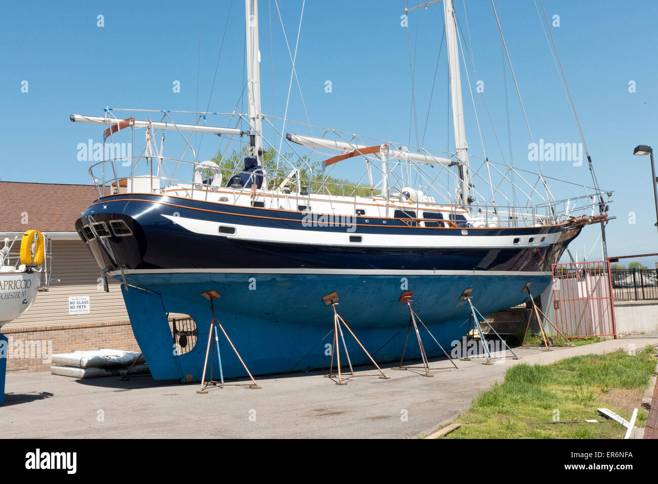 Yacht dry dock hi-res stock photography and images - Alamy