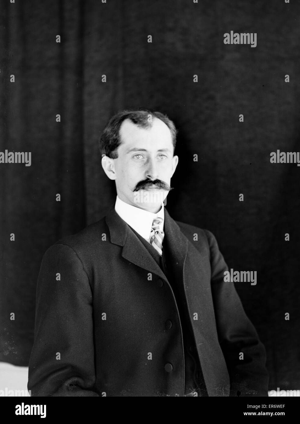Wilbur orville wright first Black and White Stock Photos & Images - Alamy