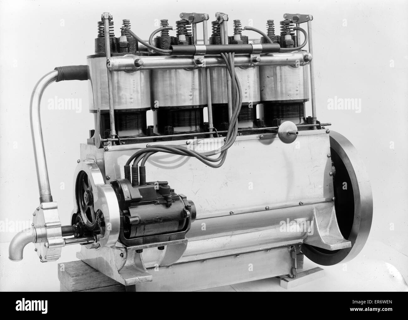 Motor magneto hi-res stock photography and images - Alamy