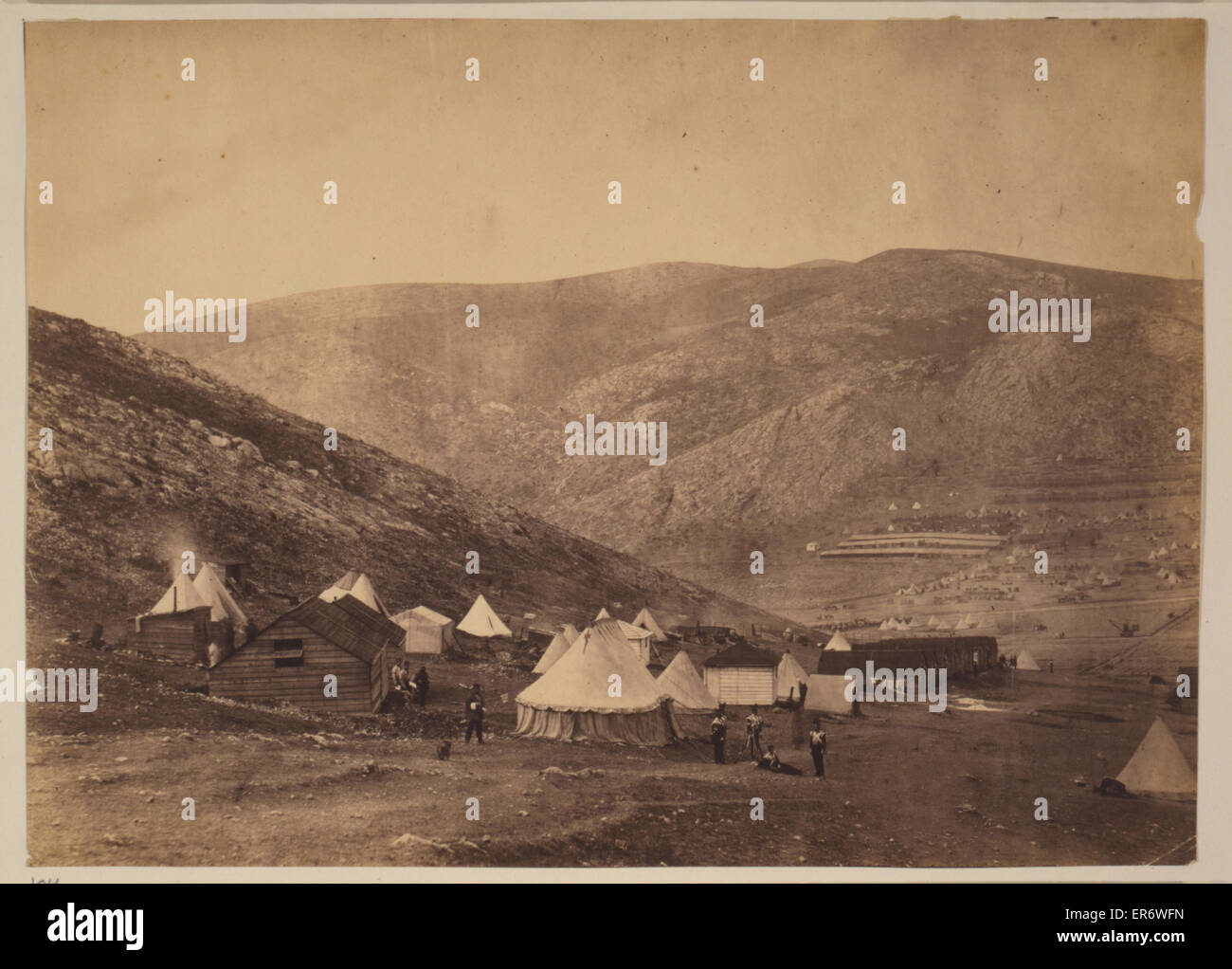 Encampment of the 71st Regiment at Balaclava commissariat ca Stock ...