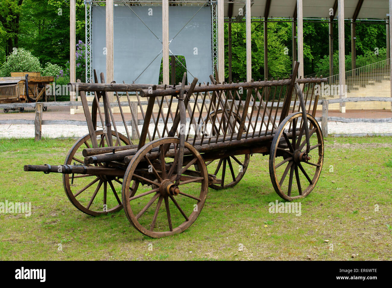 Wooden frame carriage hi-res stock photography and images - Alamy