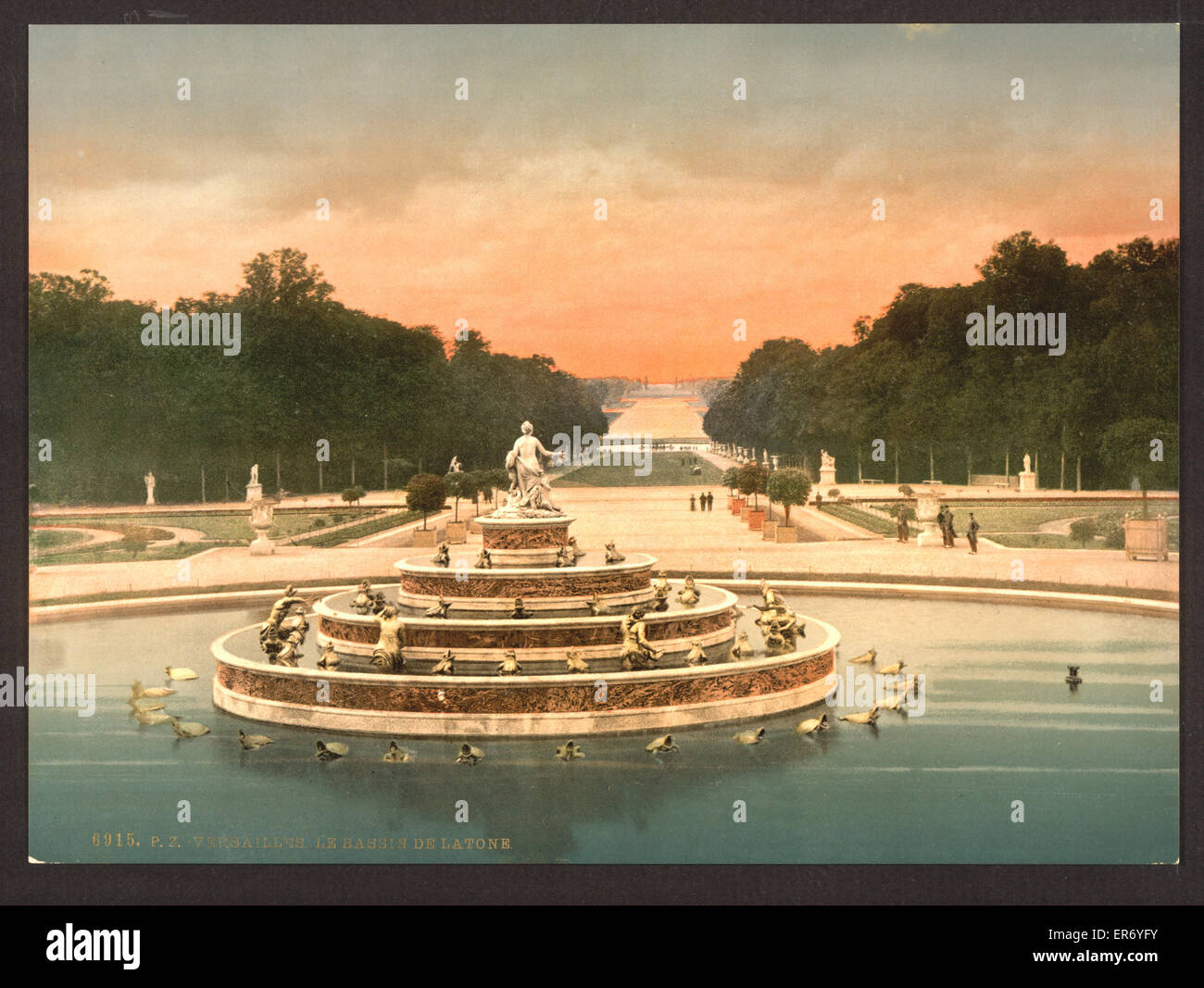 Versailles basin hi-res stock photography and images - Alamy