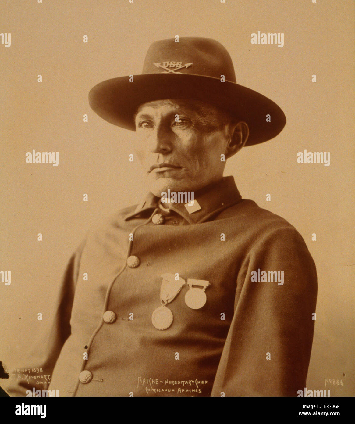 Apache indians portrait hi-res stock photography and images - Alamy