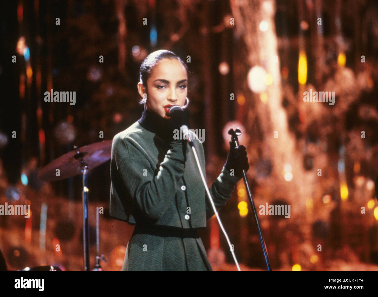 Sade singer hi-res stock photography and images - Alamy