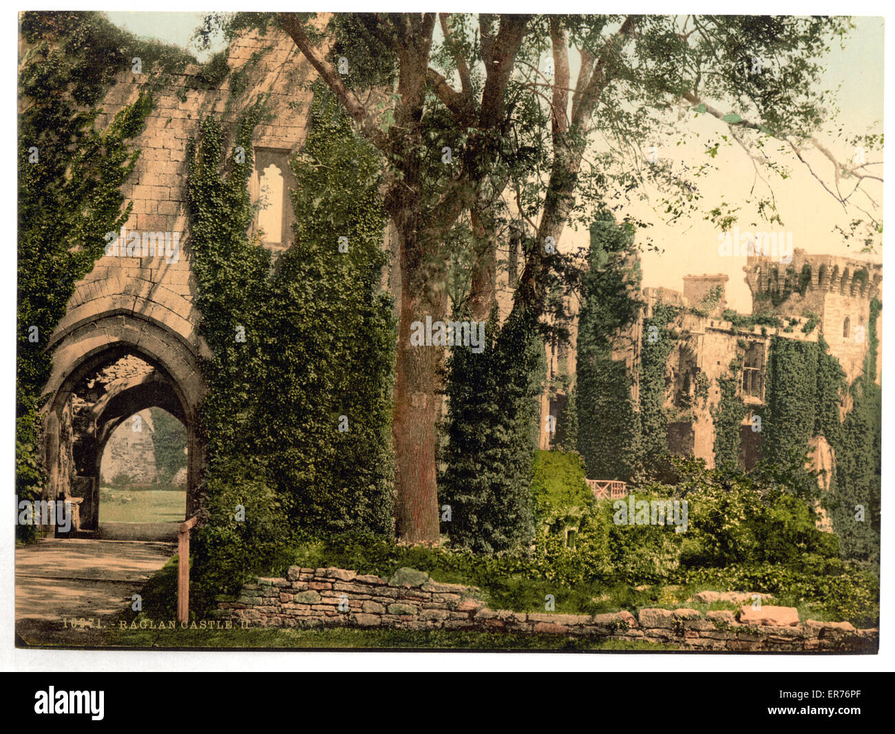 Raglan castle castle hi-res stock photography and images - Alamy