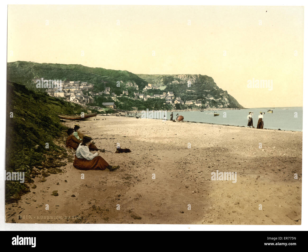 Whitby sands hi-res stock photography and images - Alamy