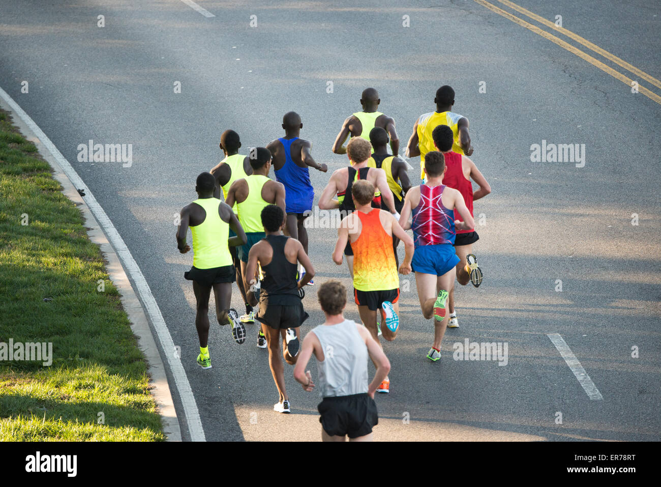 Cherry Blossom Ten Mile Run Runners Washington DC // WASHINGTON DC ...