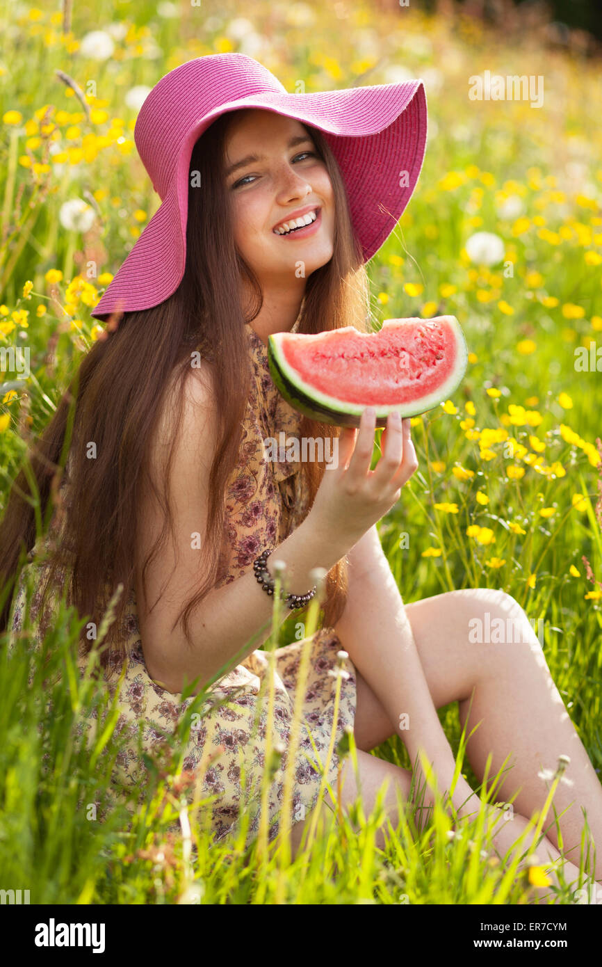 Two beautiful young women on a picnic Stock Photo - Alamy
