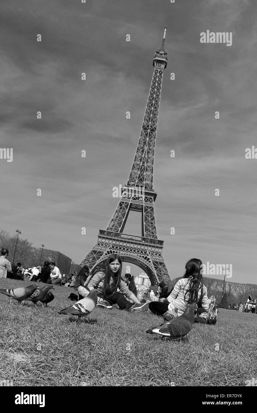 Children eiffel tower hi-res stock photography and images - Alamy