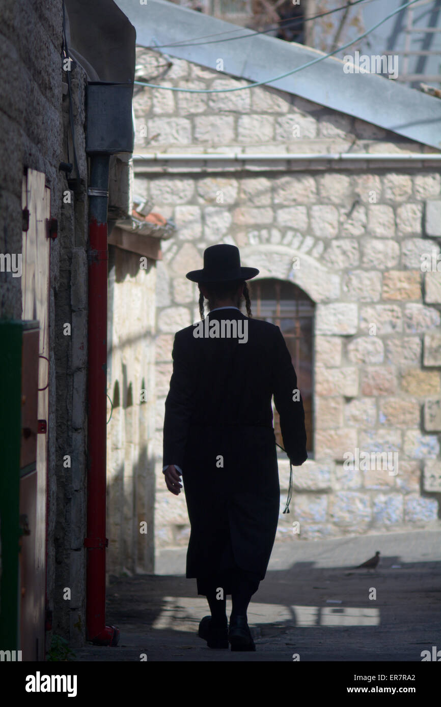 Orthodox Jewish Clothing High Resolution Stock Photography and Images ...