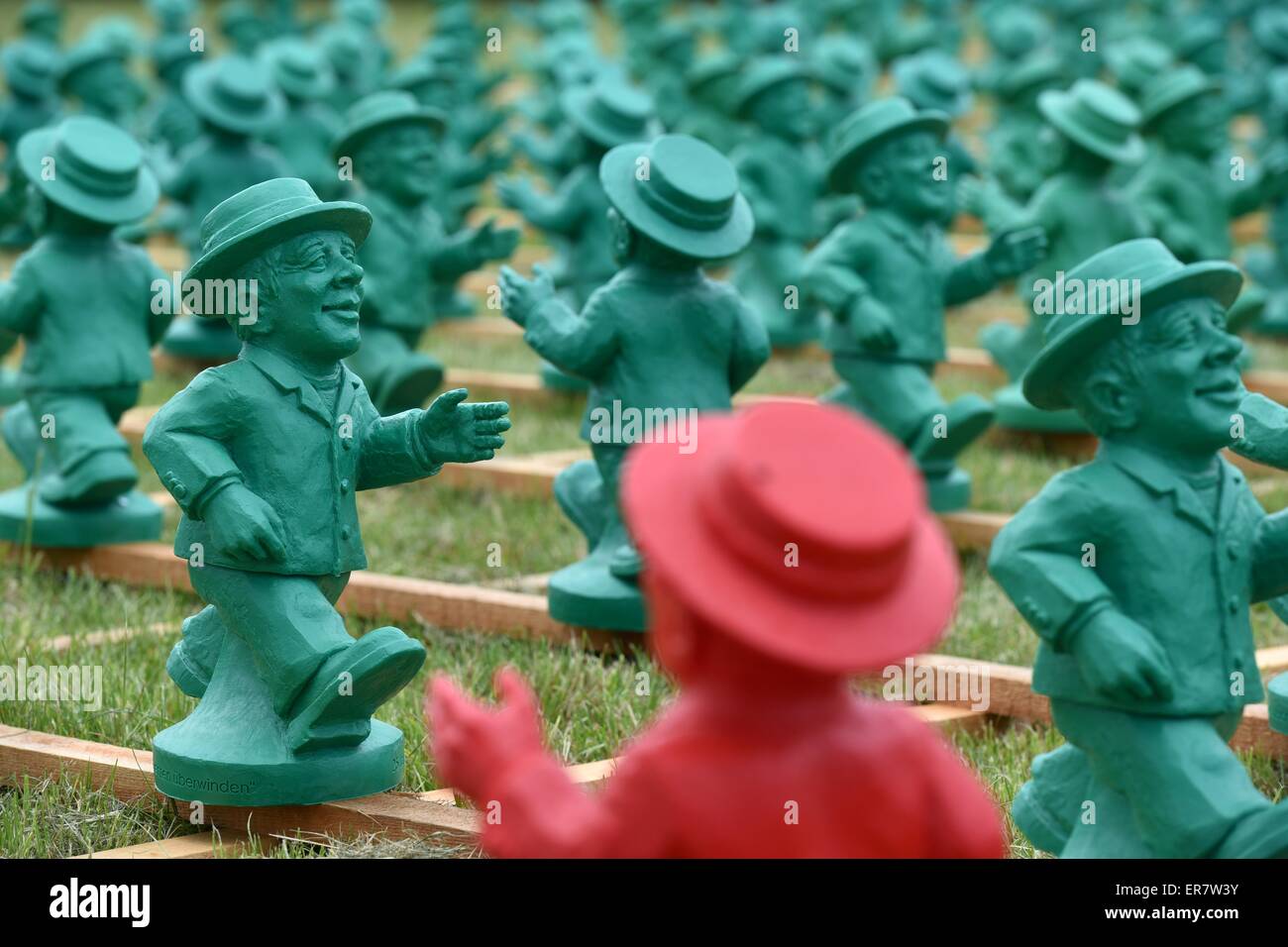 Hofgeismar, Germany. 28th May, 2015. The unity men by the artist Ottmar ...