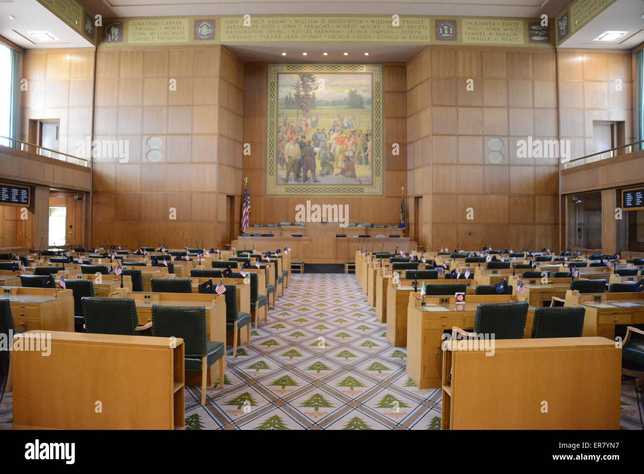 Oregon State Capitol - In and outside photos Stock Photo - Alamy