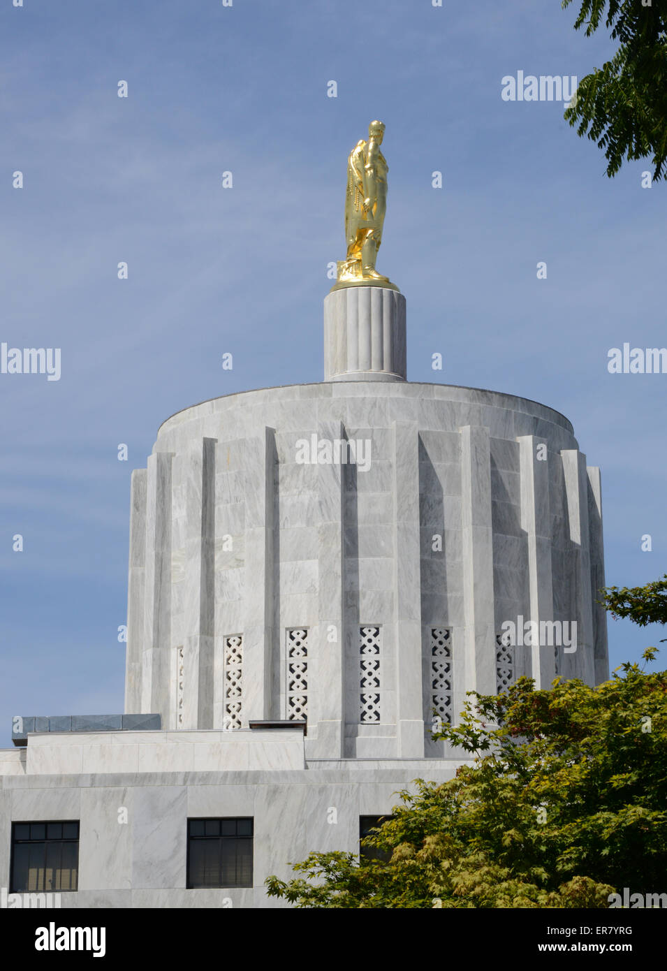 Oregon State Capitol - In and outside photos Stock Photo - Alamy
