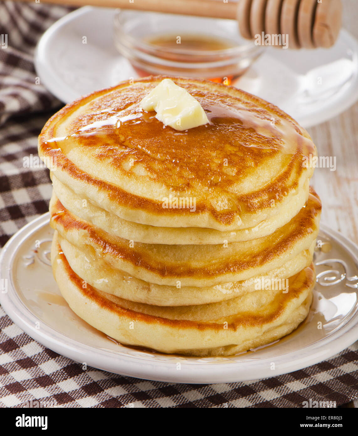 Buttermilk pancake stack hi-res stock photography and images - Alamy