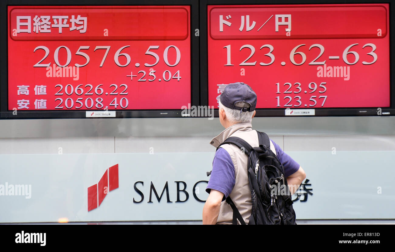 Tokyo, Japan. 29th May, 2015. Tokyo stocks edges up for 11 days in a ...