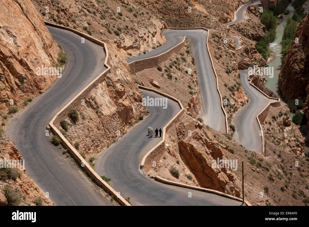 Windy road hi-res stock photography and images - Alamy