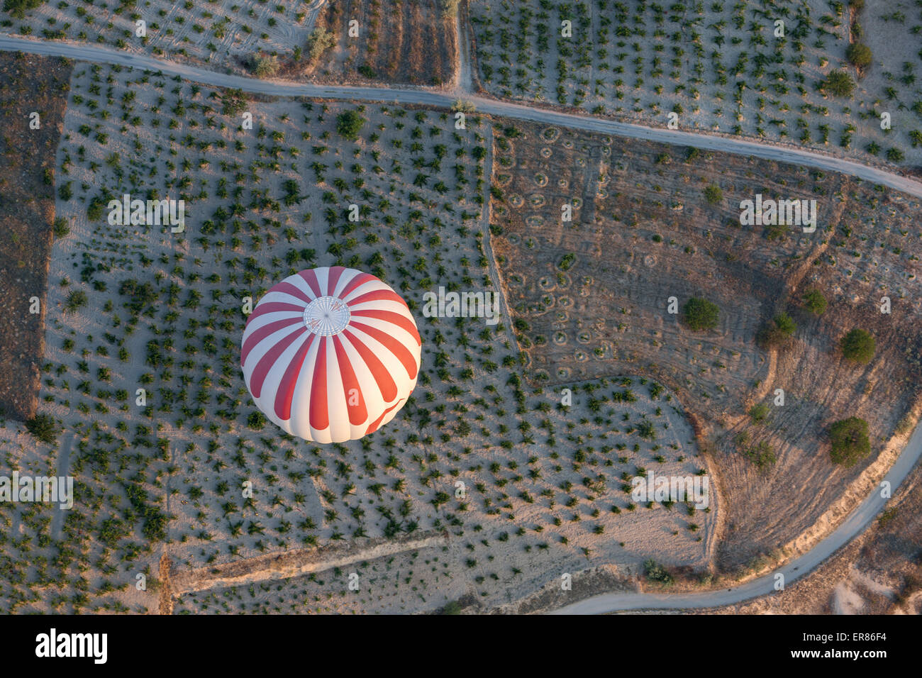 Hot air balloon over rural landscape hi-res stock photography and ...