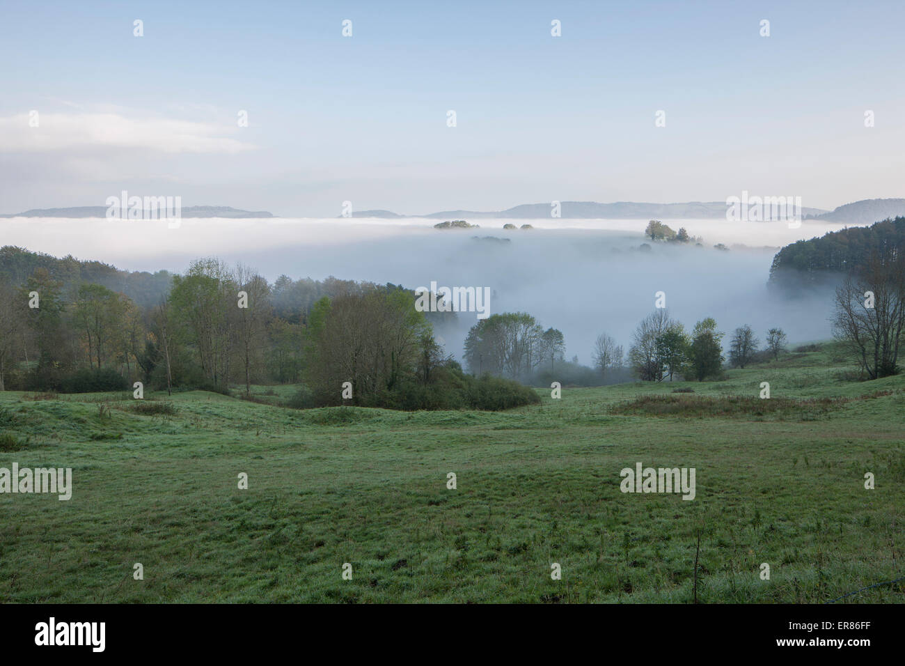 Foggy scenic hi-res stock photography and images - Alamy